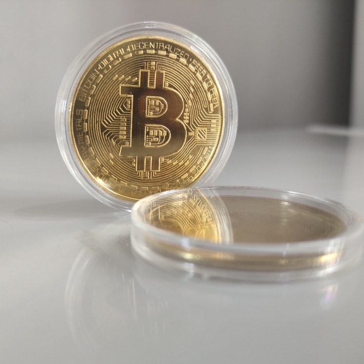 Moeda Bitcoin física COLECIONÁVEL com Case (Unidade) | Shopee Brasil