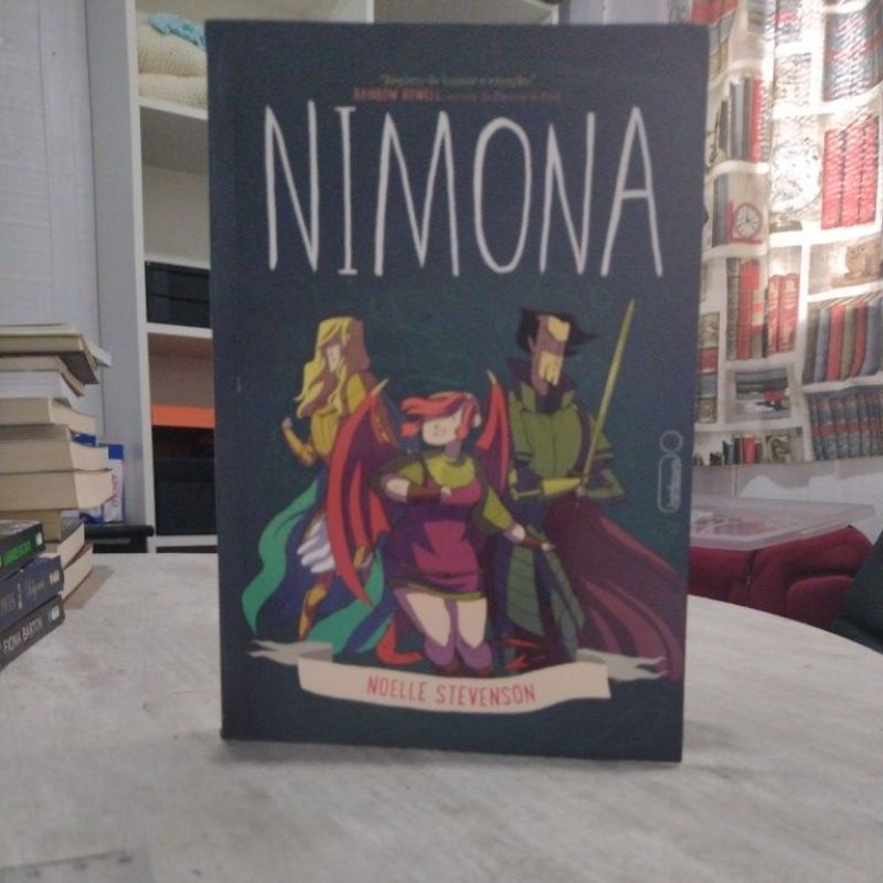 Nimona (graphic novel, HQ) (Noelle Stevenson) | Shopee Brasil