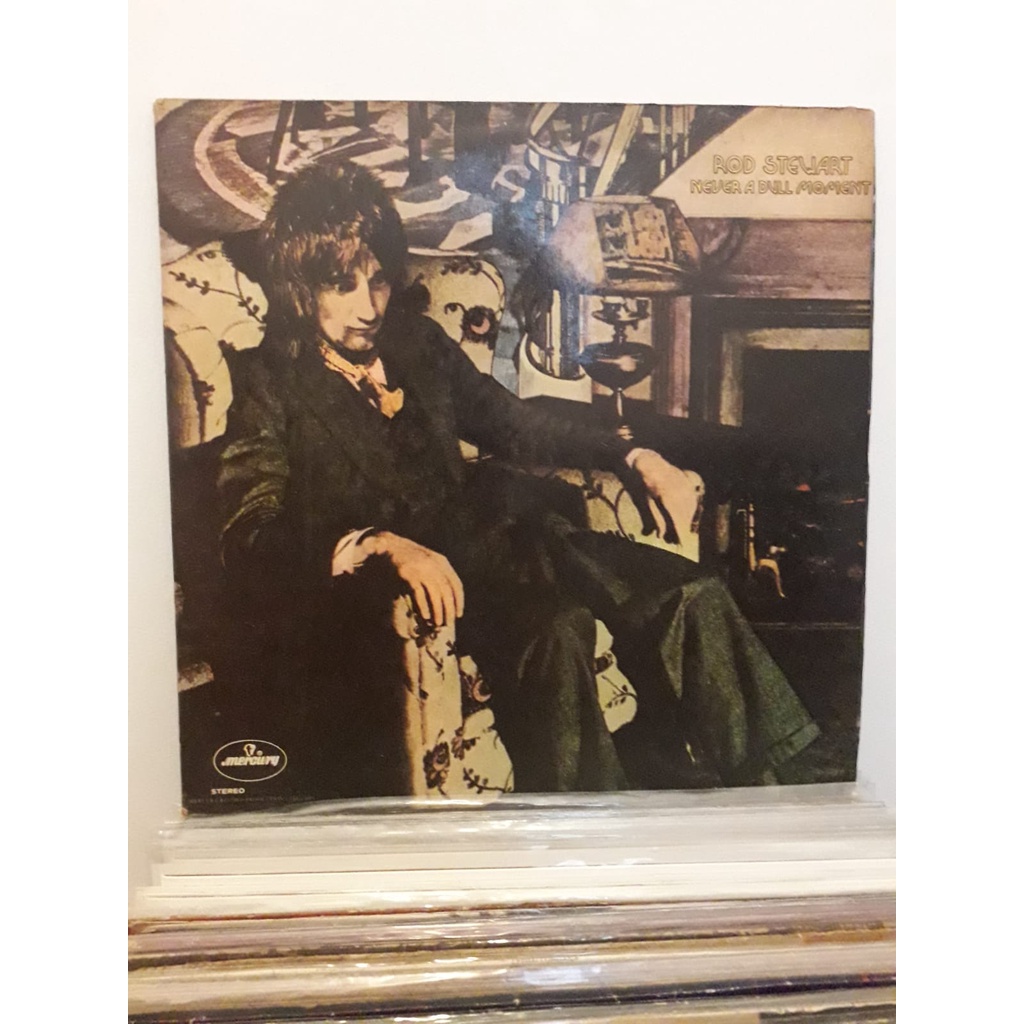 LP Rod Stewart - Never A Dull Moment | Shopee Brasil