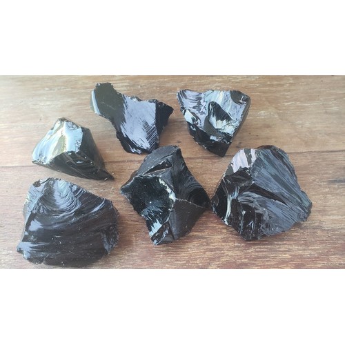 Pedra Obsidiana Negra Bruta Grande De 200g A 250g | Shopee Brasil