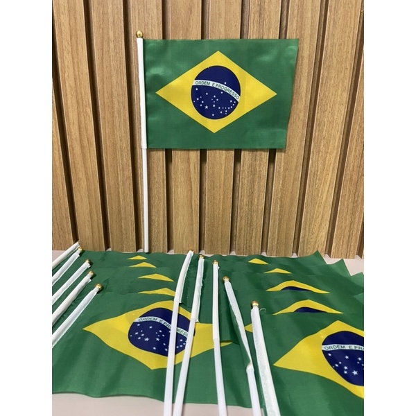 Mini bandeira do Brasil 10 unidades tamanho 21x14cm | Shopee Brasil