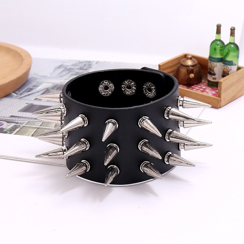 Jessingshow Punk Bangle Bracelet com Três Fileiras de Cuspidal Spikes ...