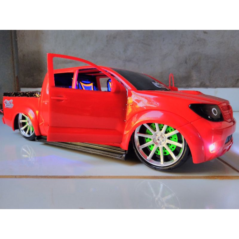 Mini Hilux Exclusiva com 4 Graves + Rodoes Aro 24 Com ABS (Vai com ...