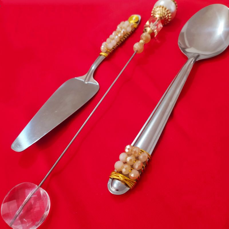 Talher bordado (colher de servir, mexedor, bailarina, espátula de bolo ...