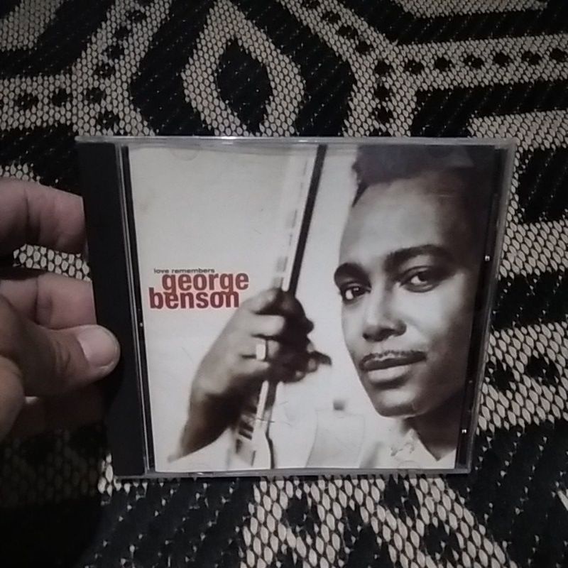 CD George Benson - Love remembers | Shopee Brasil