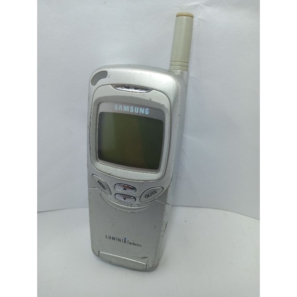 celular antigo Samsun luminix fashion não sei se funciona observe a ...