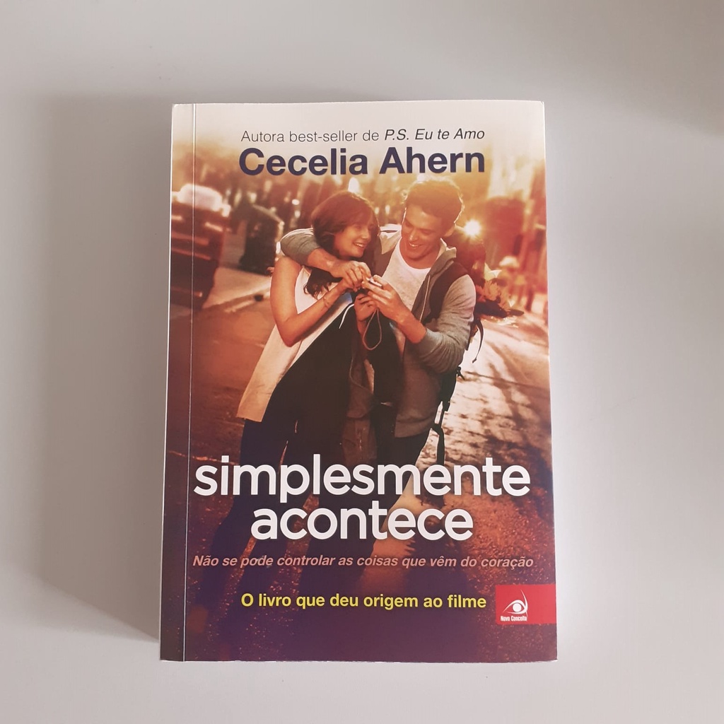 Livro Simplesmente Acontece da Cecelia Ahern (USADO) | Shopee Brasil