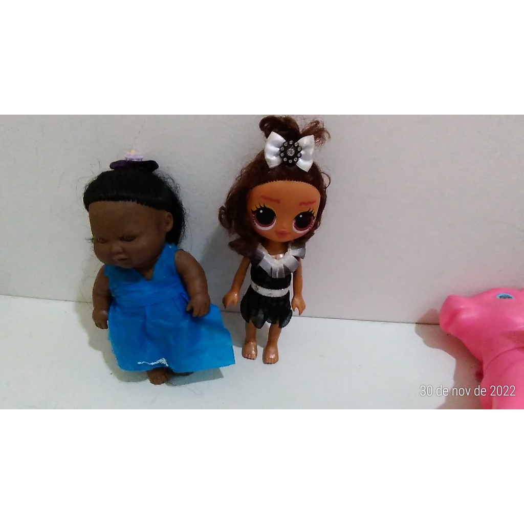 Kit 2 Bonecas Lol e Negra de Borracha e Plástico 17cm De Altura Em ...