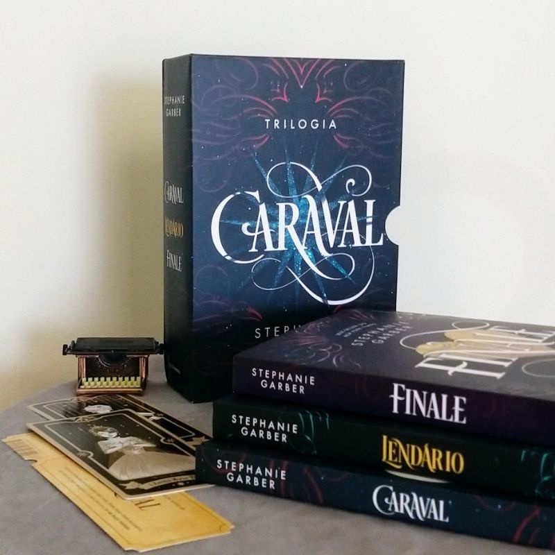 Box Caixa Trilogia Caraval LACRADO 3 Volumes: Caraval+Lendário+Finale + Marcador e Cards ...