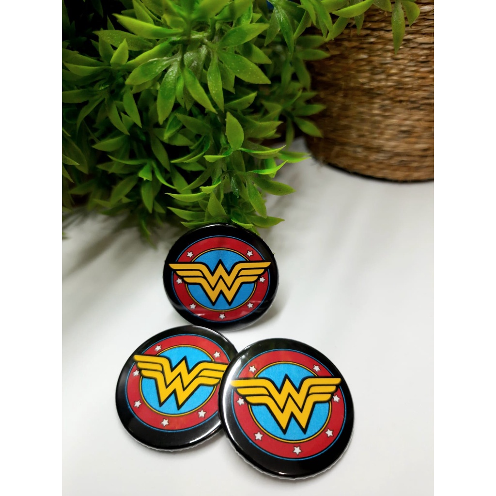 Bottons Botton de 3,5cm DC, Batman, Mulher-Maravilha | Shopee Brasil