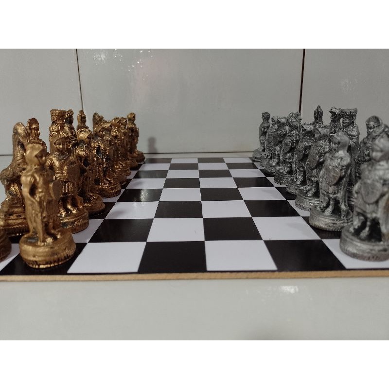 jogo de xadrez simples Medieval Romano modelo 3,32 Peças | Shopee Brasil