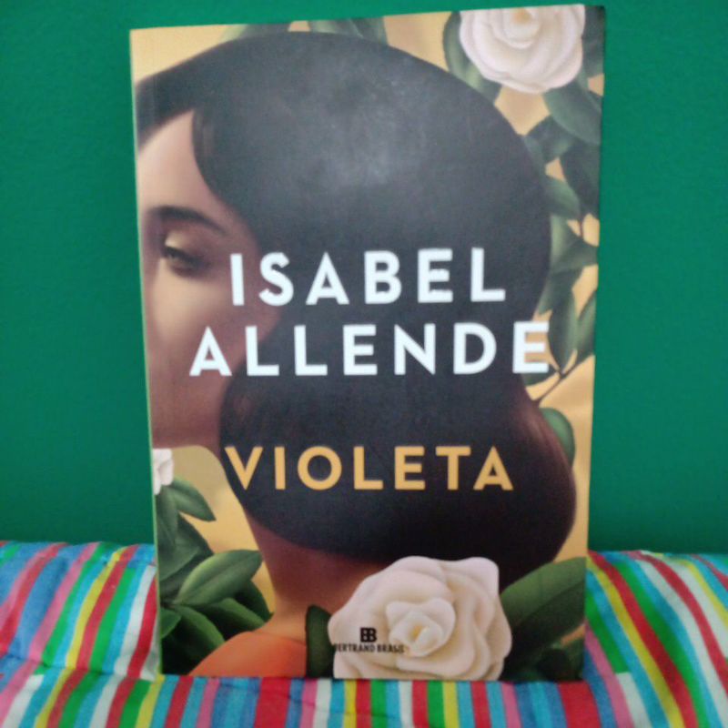Livro Violeta ( Isabel Allende) | Shopee Brasil