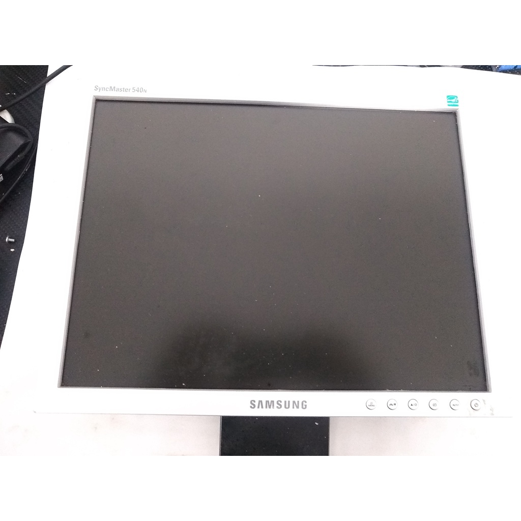 monitor samsung 530N 15 POLEGADAS ESTA SEM O PEDESTAL. SEM OS CABOS SOMENTE MONITOR | Shopee Brasil