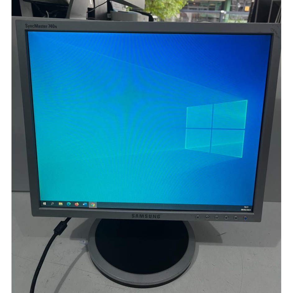 MONITOR SAMSUNG SYNCMASTER 740N 17" POLEGADAS (Base removível/ tela giratória e inclinável ...