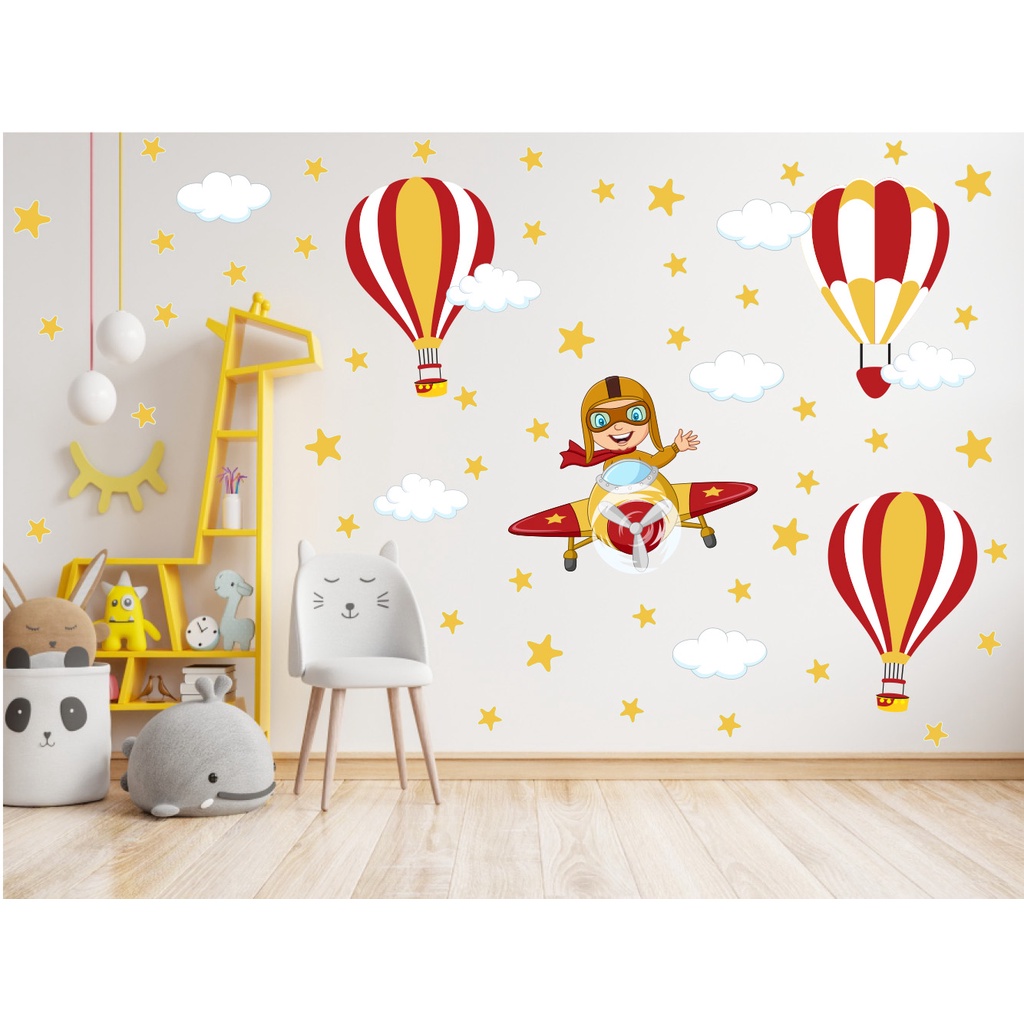 adesivo de parede menino aviador balões nuvens piloto | Shopee Brasil