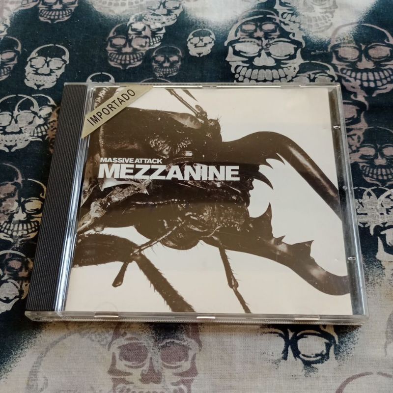 CD MASSIVE ATTACK - MEZZANINE (importado) | Shopee Brasil
