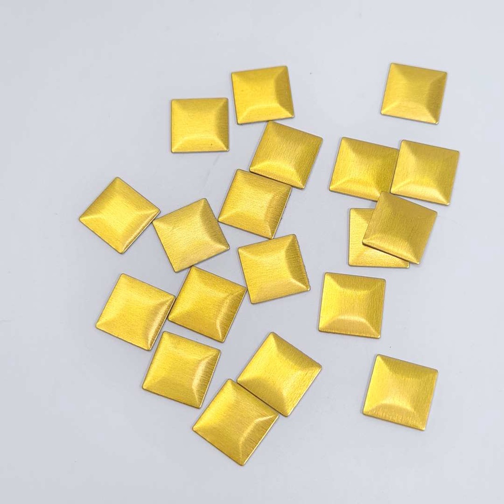 Strass Metal Liso Quadrado termocolante 10x10mm 3g(+ -26 pedras ...