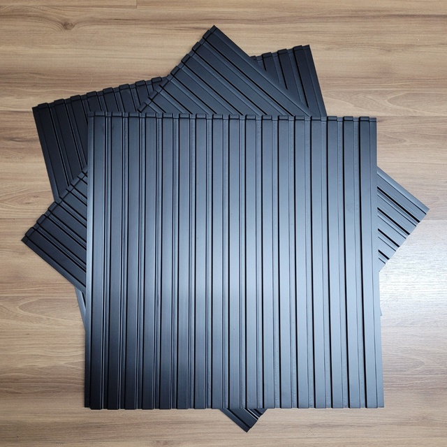 Painel Ripado Pvc Preto Kit Com 5 Placas Decorativas 3D | Shopee Brasil