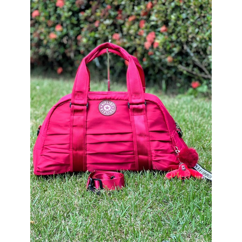 Mala Kipling Impermeável ( Acompanha Pompom e chaveiro de macaco ...