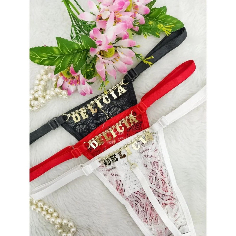 Calcinha Fio Dental Sexy Pingente Com Frase Em Biju E Detalhe De