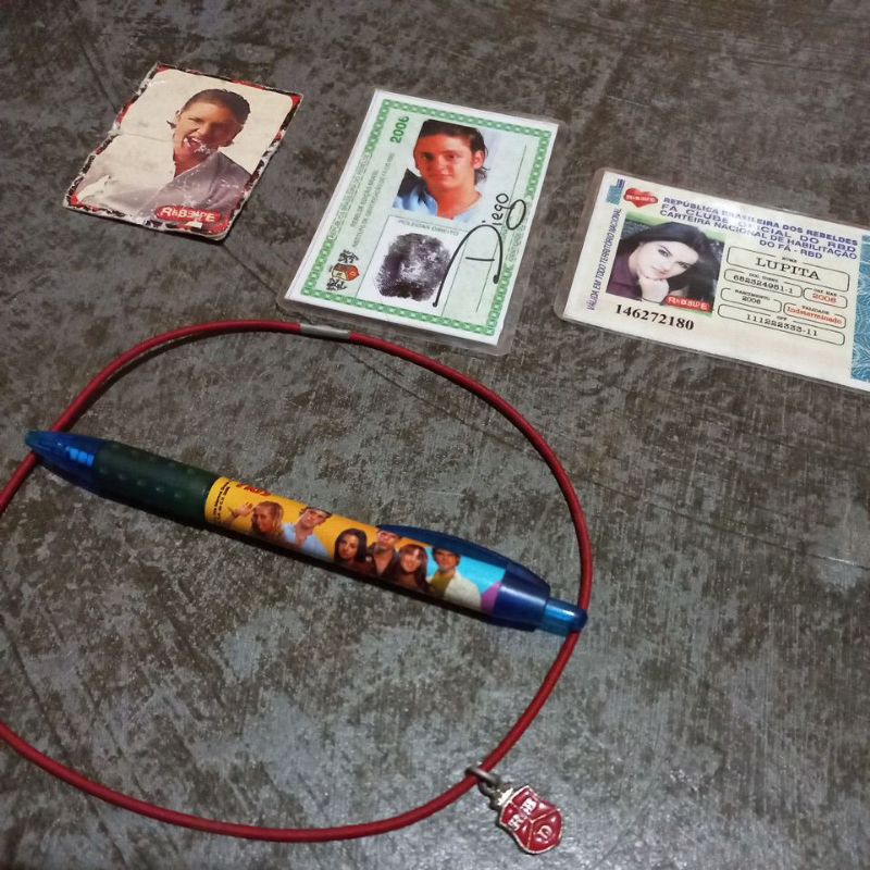 Itens colecionáveis de RBD Rebelde: RG, Caneta, Colar, Cards | Shopee ...