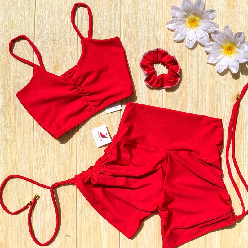 conjunto de academia liso poliamda básico shot regulável + top alcinha franzido + xuxa vermelho ...