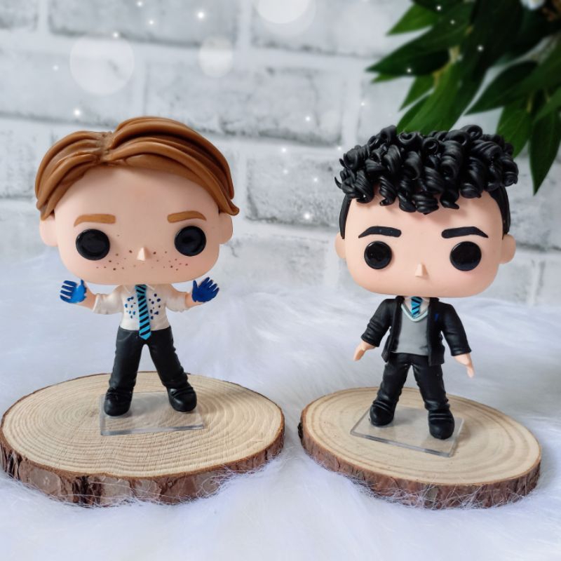 FUNKO POP NICK NELSON E CHARLIE SPRING (HEARTSTOPPER) EM BISCUIT ...