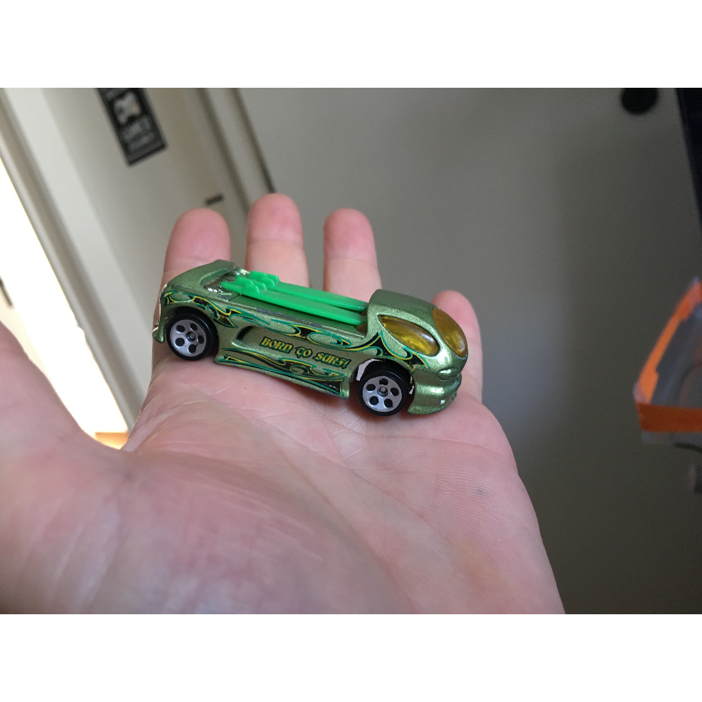 Hot Wheels Deora II verde com 2 pranchas de surf miniatura de metal ...