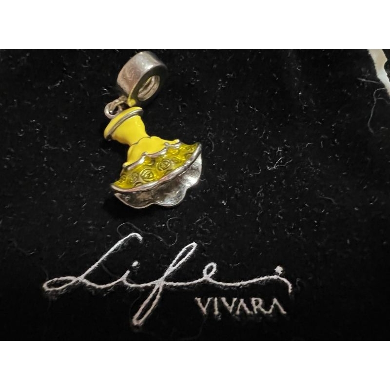 berloque vestido princesa Bela (A Bela e a Fera) | Shopee Brasil