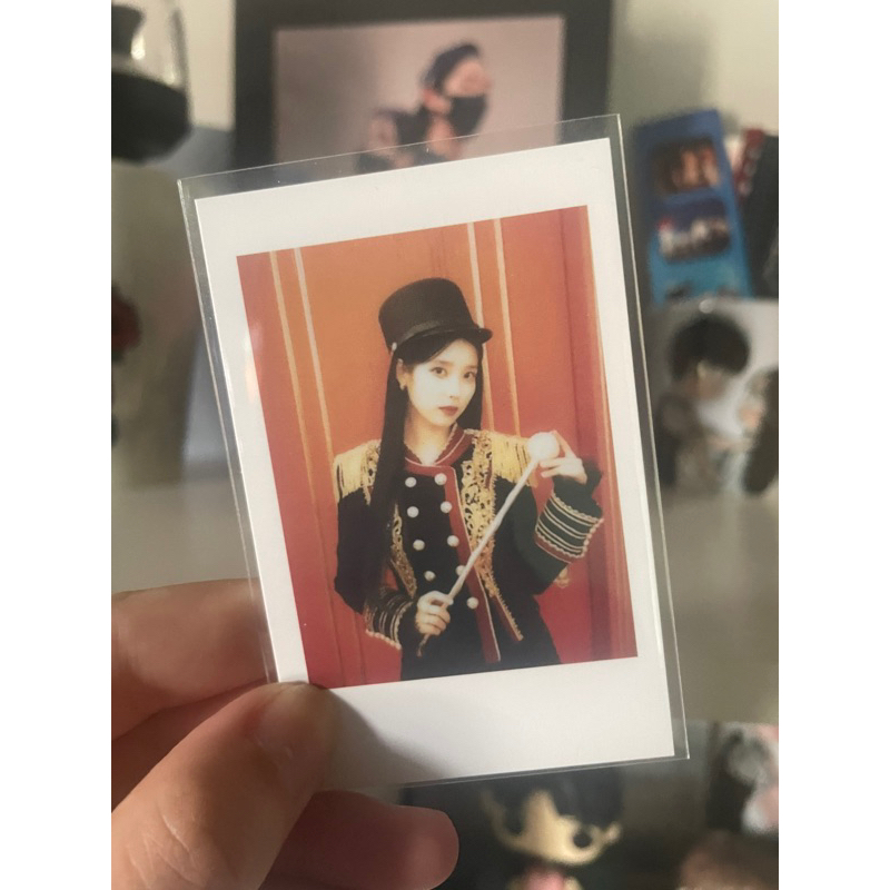 IU Golden Hour (polaroid oficial) | Shopee Brasil