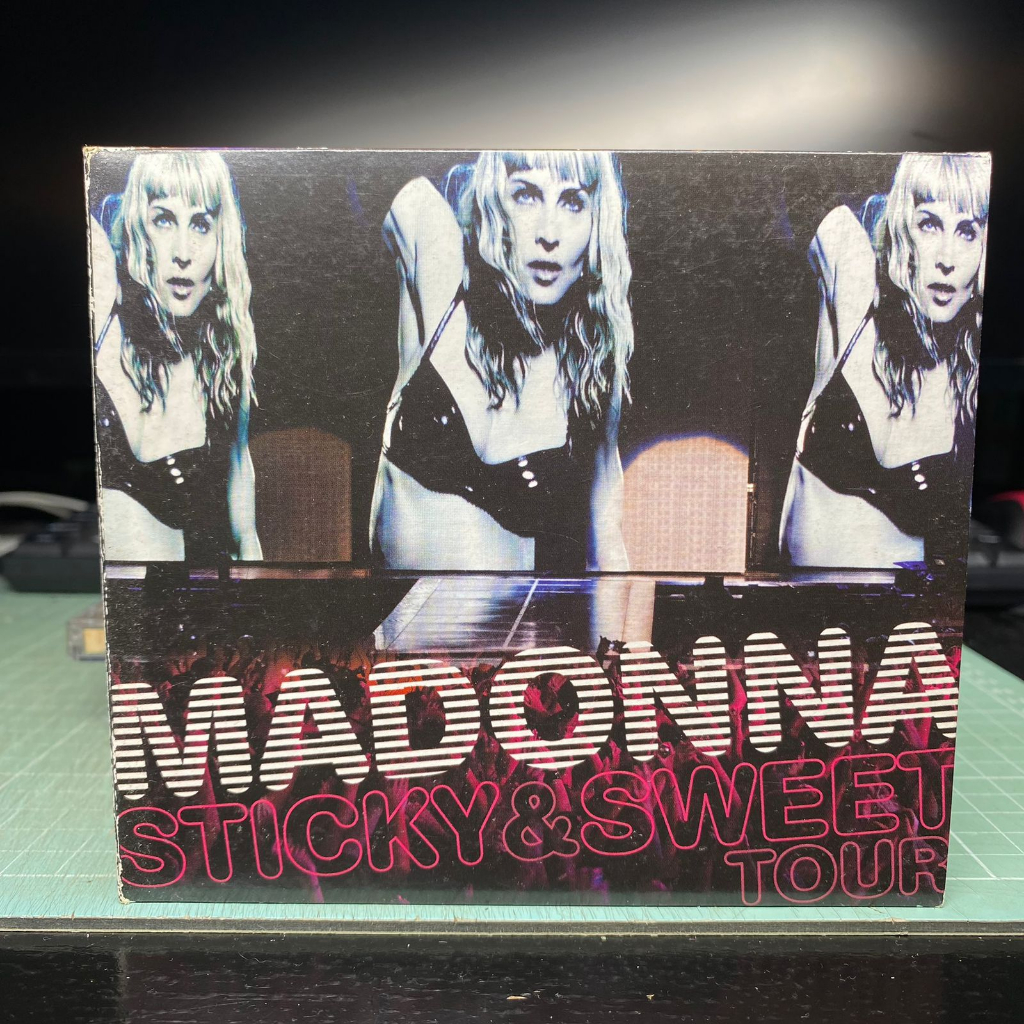 CD + DVD Madonna - Sticky & Sweet Tour | Shopee Brasil
