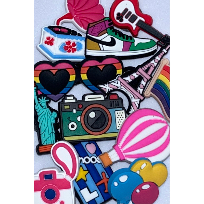 BROCHES Jibbitz enfeite Pim para crocs e babuche OBJETOS | Shopee Brasil