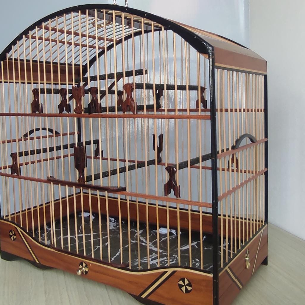 Gaiola Luxo Coleiro/Papa Capim na Madeira Peroba, com detalhes em ...