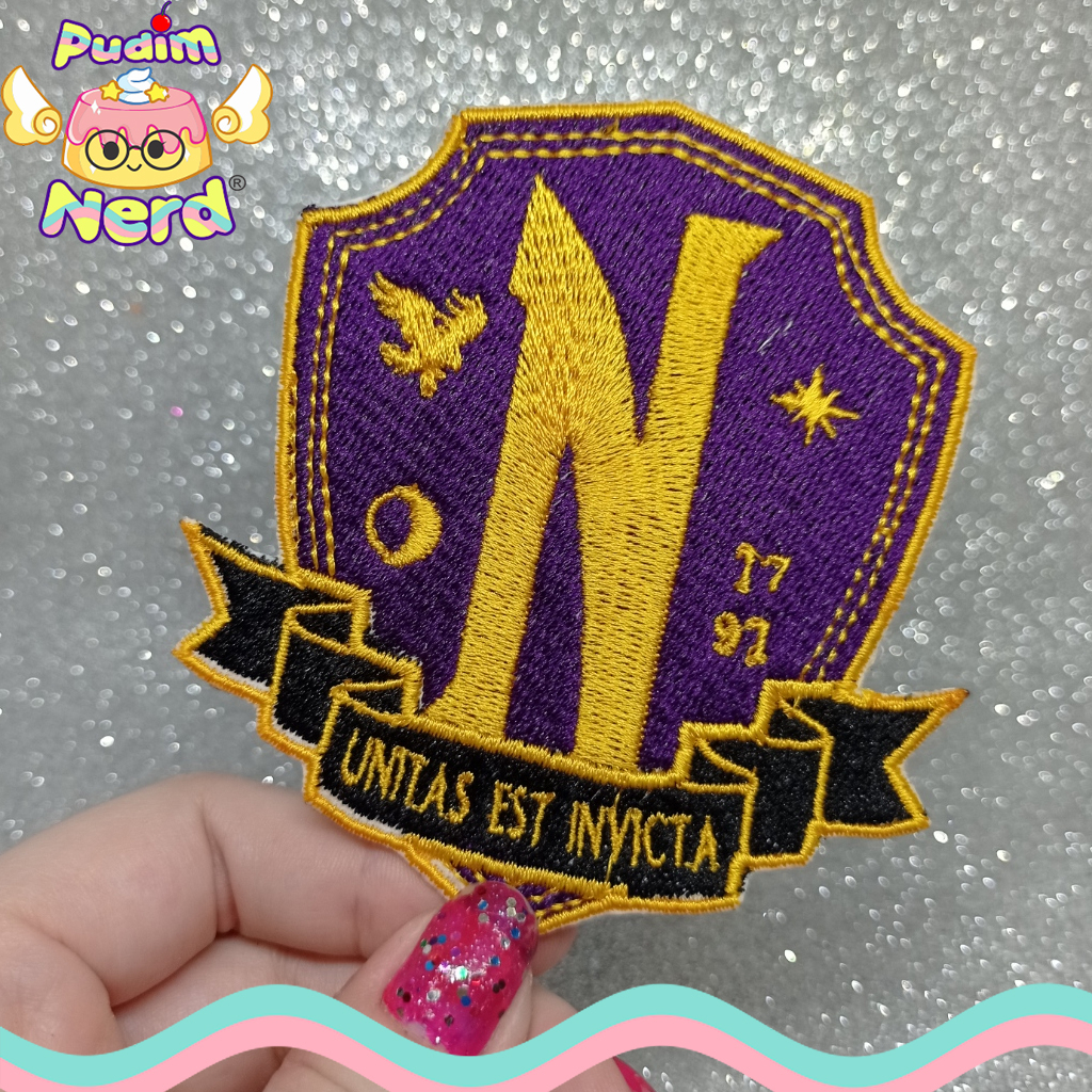 Patch Aplique Enid Wandinha Ad.dams série Wandy Enid brasão escolar ...