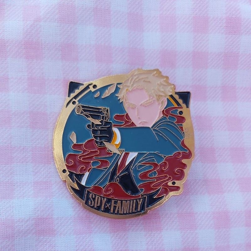 pin (broche) spy X family loid forger | Shopee Brasil