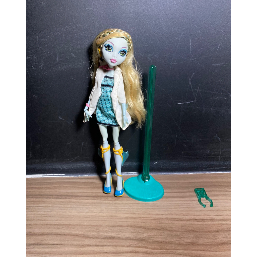 BONECA MONSTER HIGH LAGOONA BLUE - MAD SCIENCE CLASSROOM | Shopee Brasil