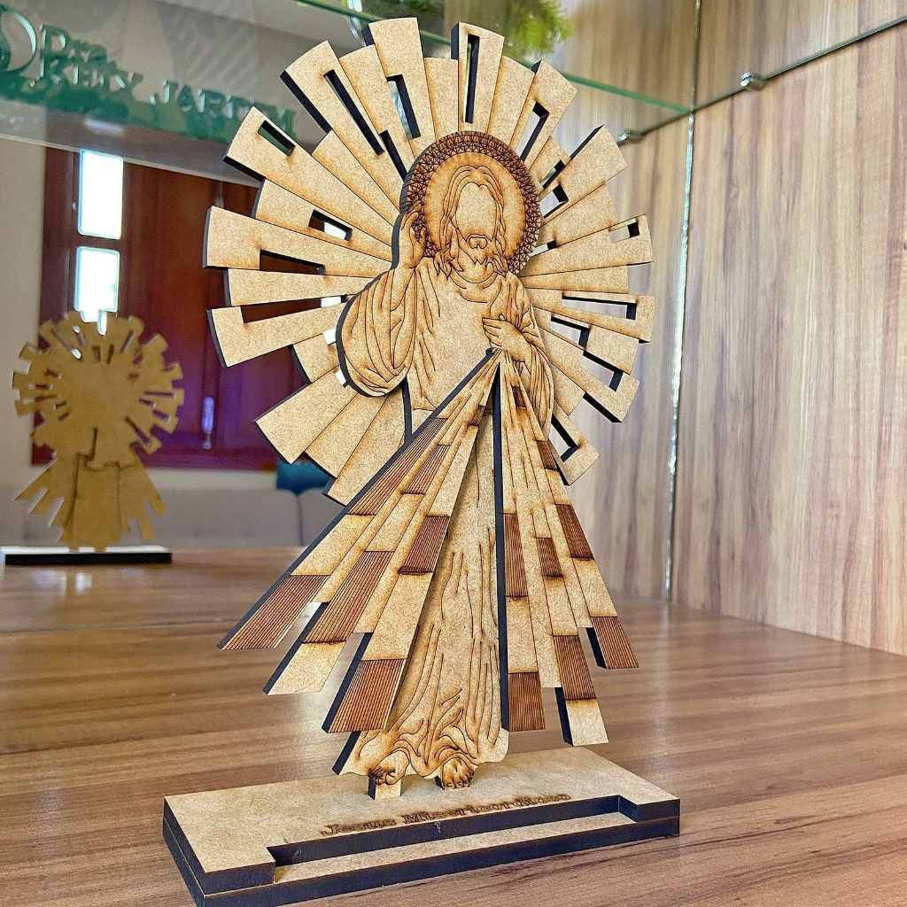 escultura decorativa Jesus Misericordioso em madeira mdf adorno religioso | Shopee Brasil