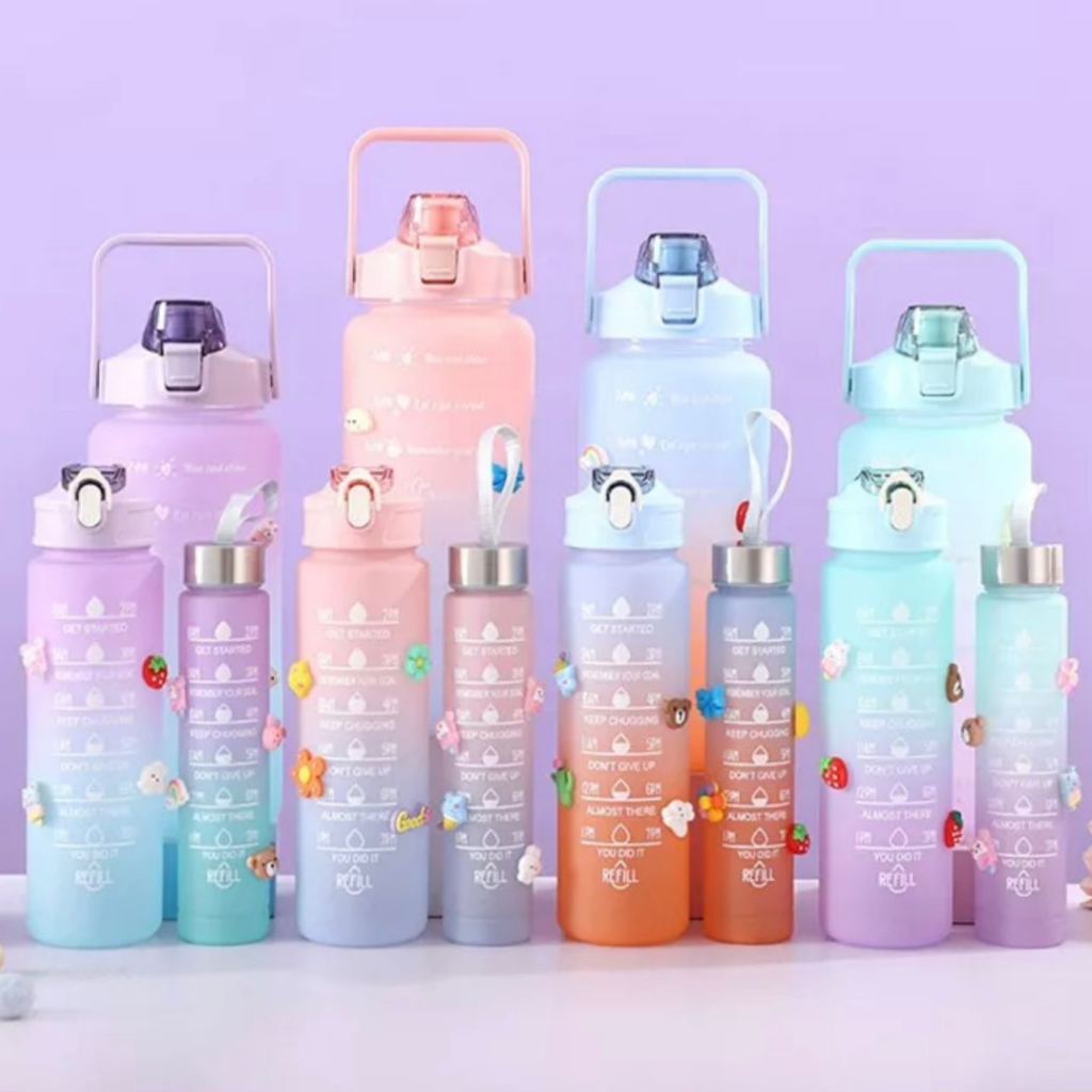 Jogo Kit 03 Garrafas de Água Squeeze Academia Com 2L 900ML 500ML Portátil Adesivos Botons Escola ...