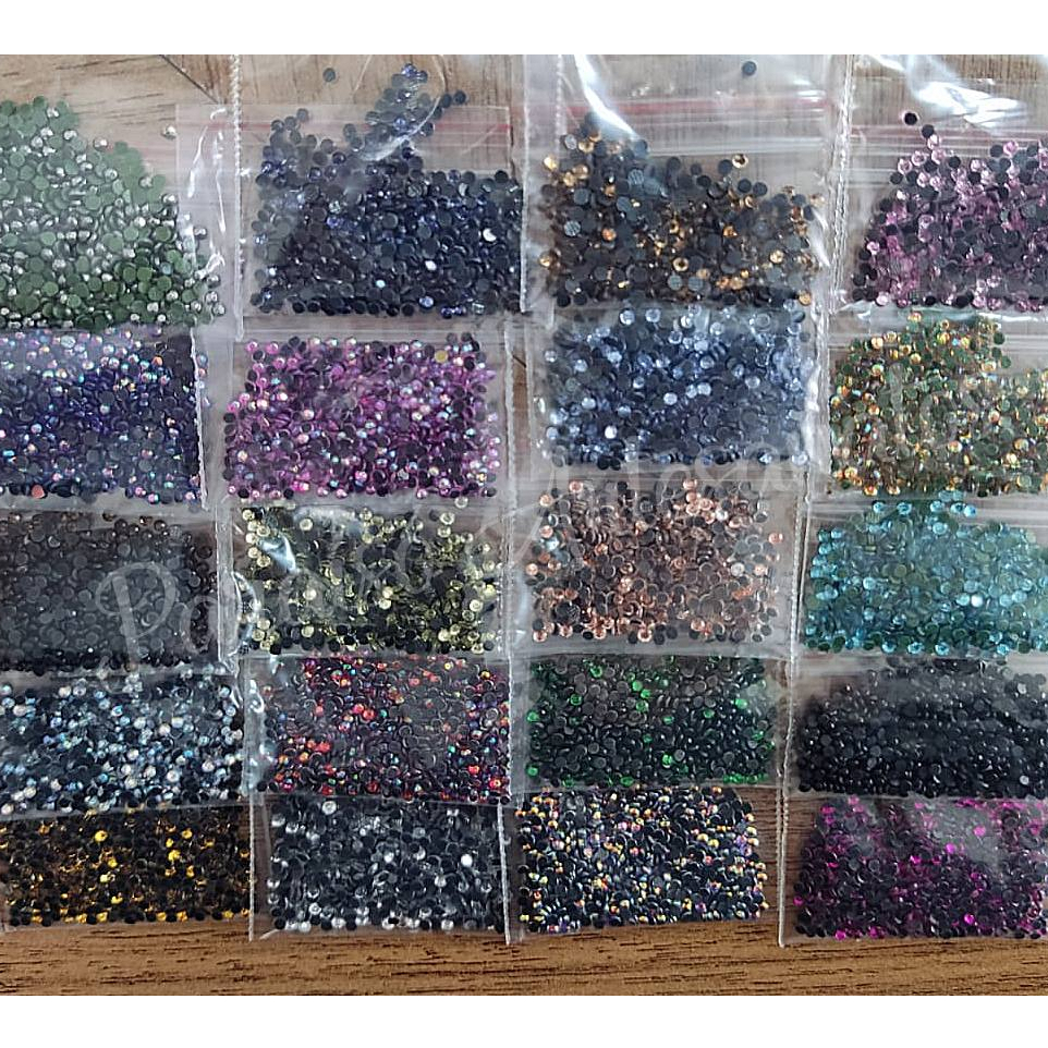 Kit Strass 20 pacotinhos Strass 1,8mm e 2mm (11.000mil pedras aprox ...