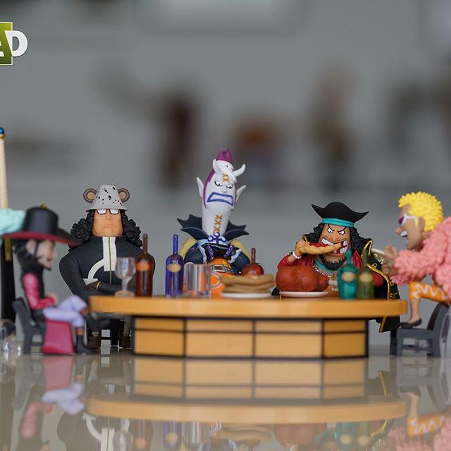 Gashapon - One Piece - Round Table Shichibukai | Shopee Brasil