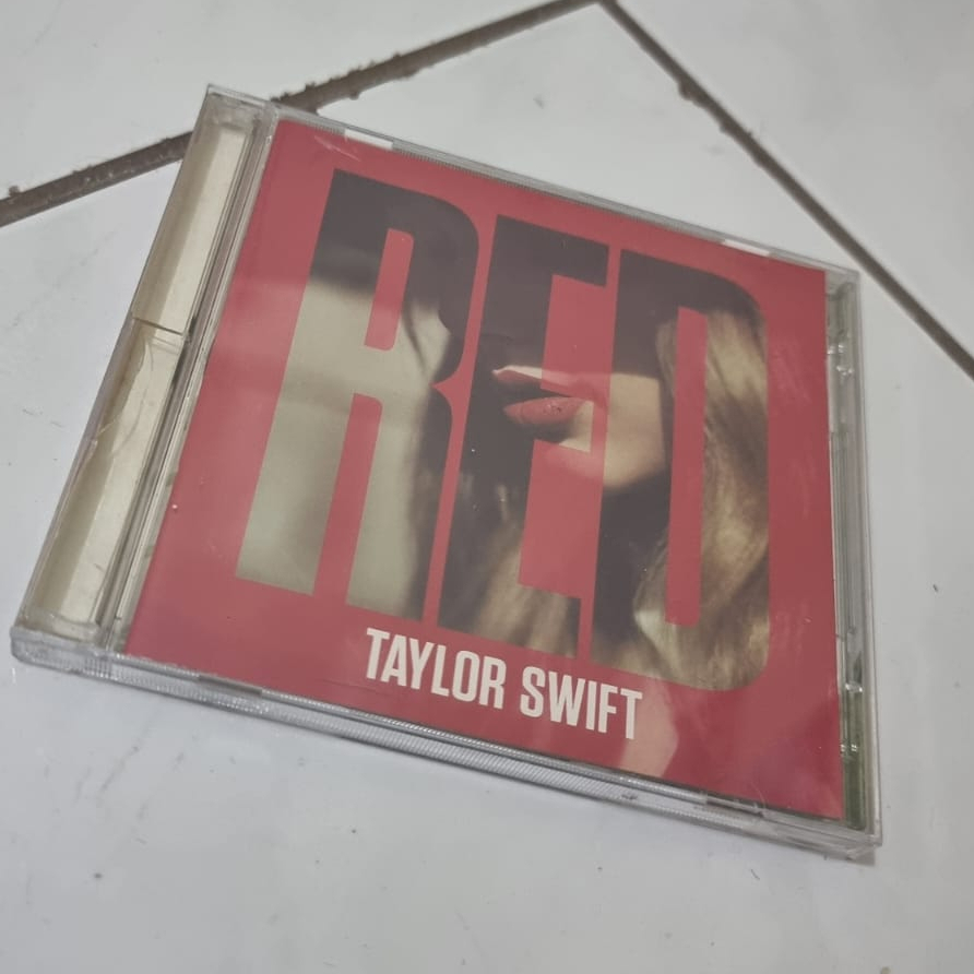 CD RED (Deluxe Edition) - Taylor Swift | Shopee Brasil