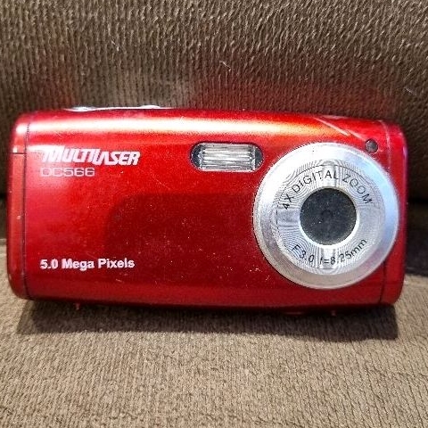 Câmera Multilaser anos 2000, em bom estado. | Shopee Brasil