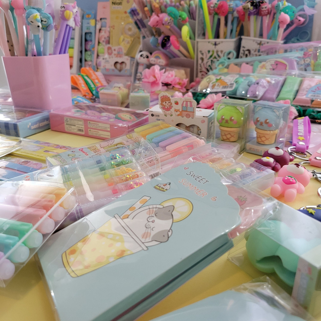Kit de Papelaria fofa com lápis, caneta, bloco de notas e Muito Mais ...