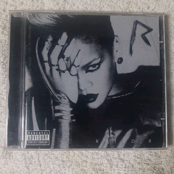 CD Rihanna - Rated R (importado) | Shopee Brasil