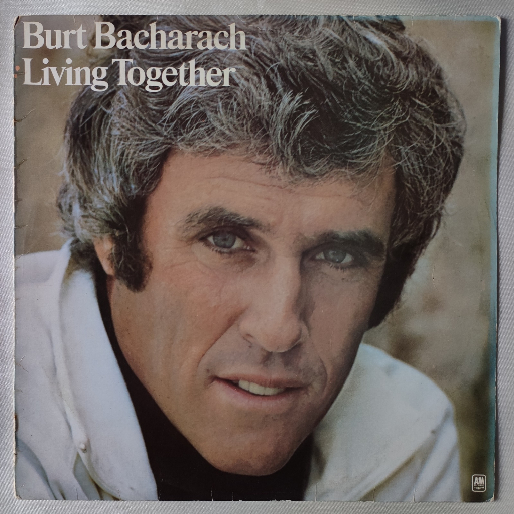 DISCO DE VINIL LP - BURT BACHARACH – LIVING TOGETHER (1973) | Shopee Brasil