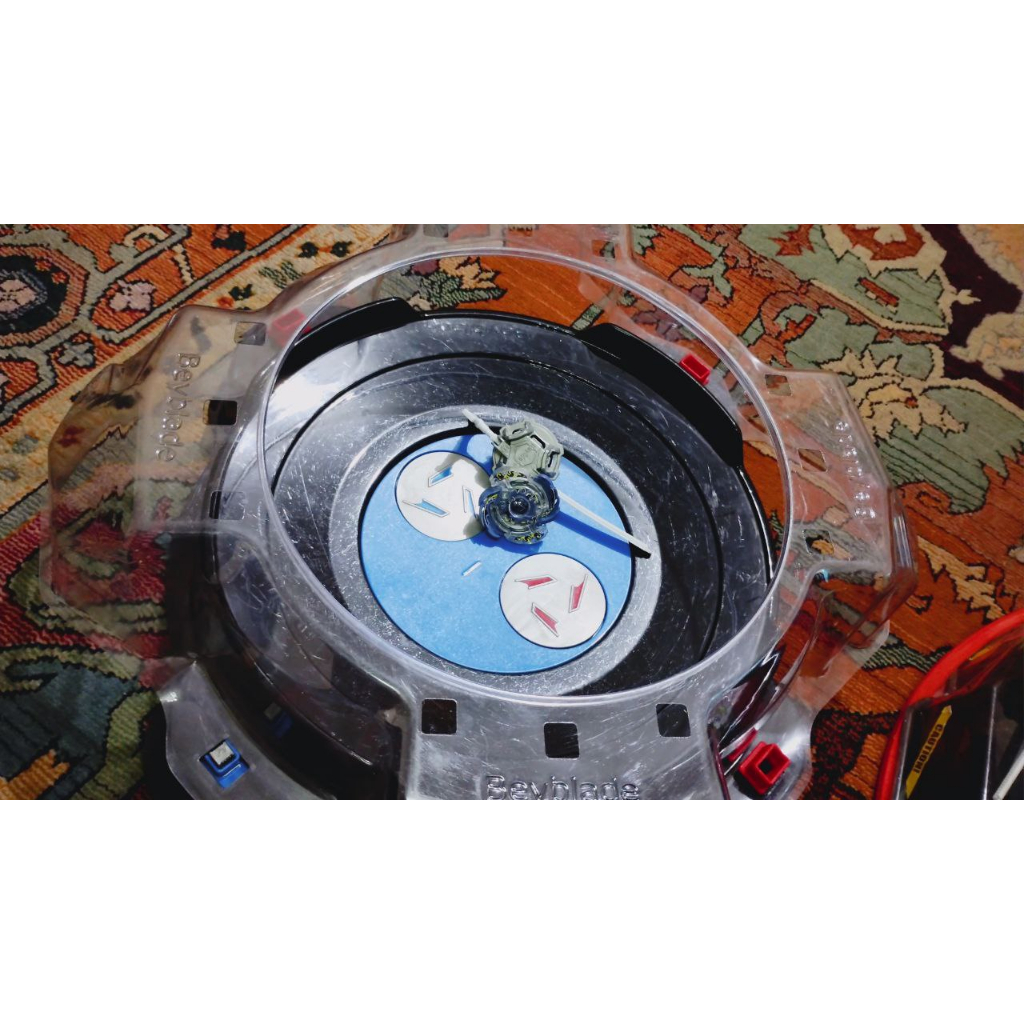 Beyblade dual cyclone stadium TakaraTomy | Shopee Brasil