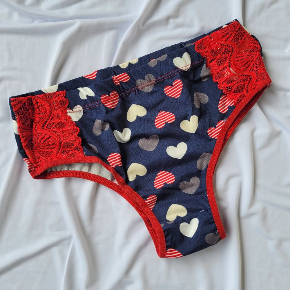 Calçola Calcinha Conforto Em Microfibra Estampada E Detalhe Em Renda ...