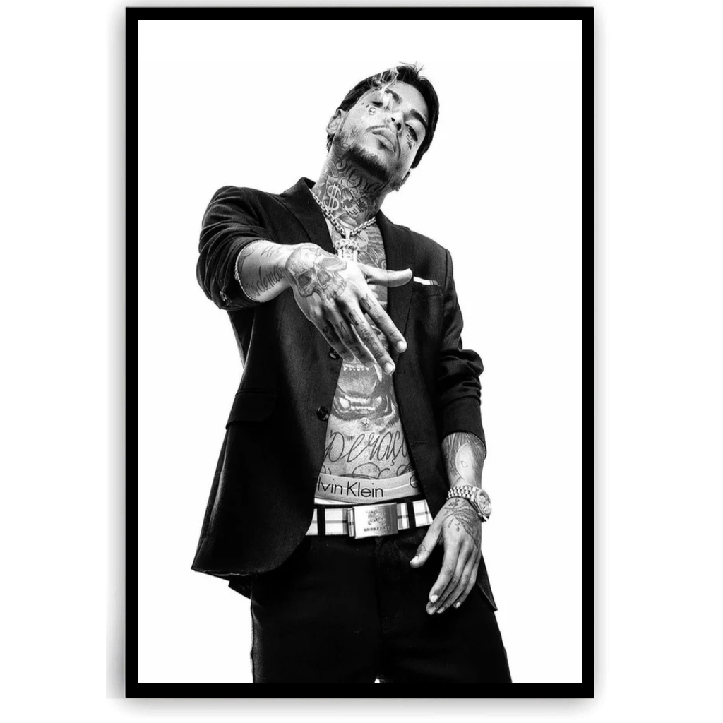 Quadro Mc Kevin Laminado com Moldura A3 42x30cm #1000. | Shopee Brasil