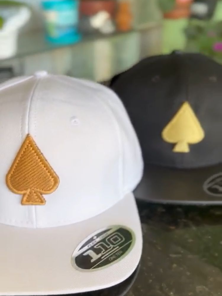Boné MCD GOLDEN CORE BRANCO/PRETO snapback fitão aba reta | Shopee Brasil