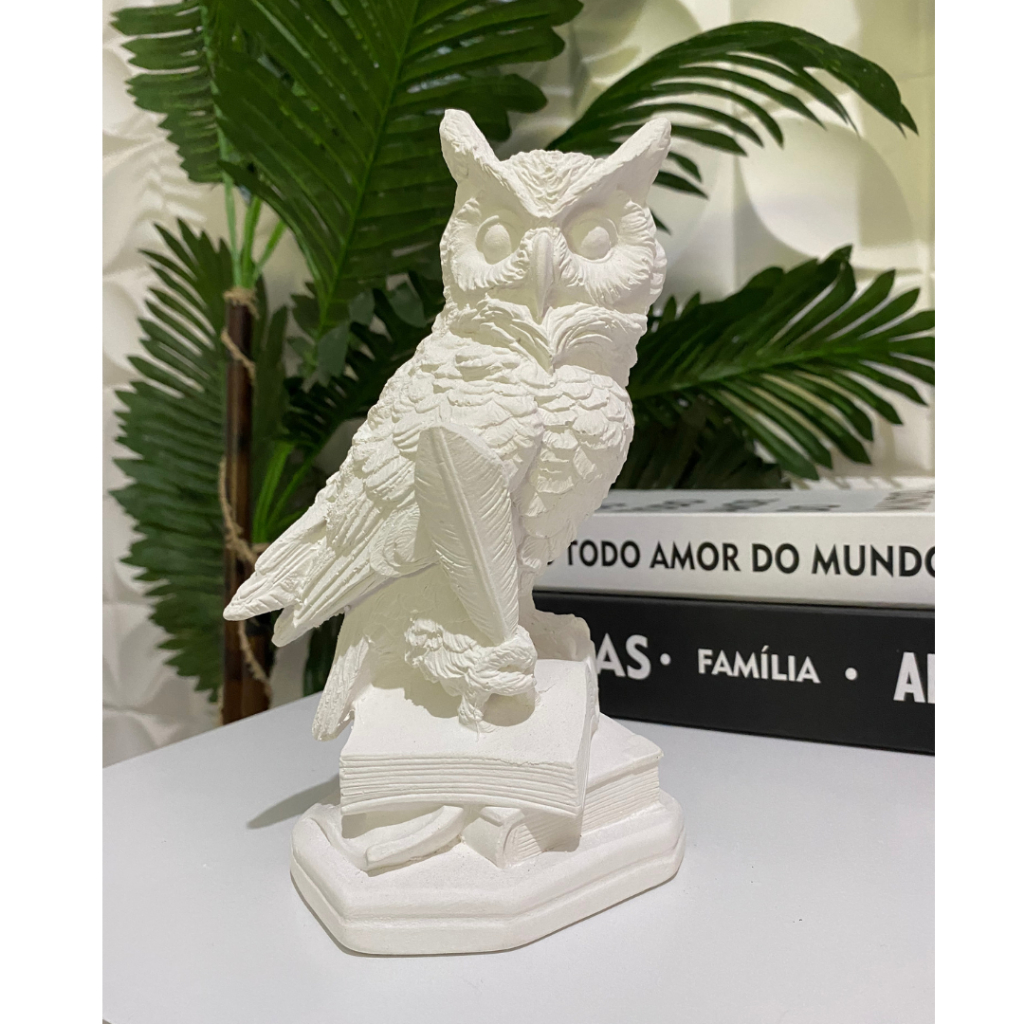 Estatueta De Coruja Sobre o Livro Simbolo Da Sabedoria Estátua ...